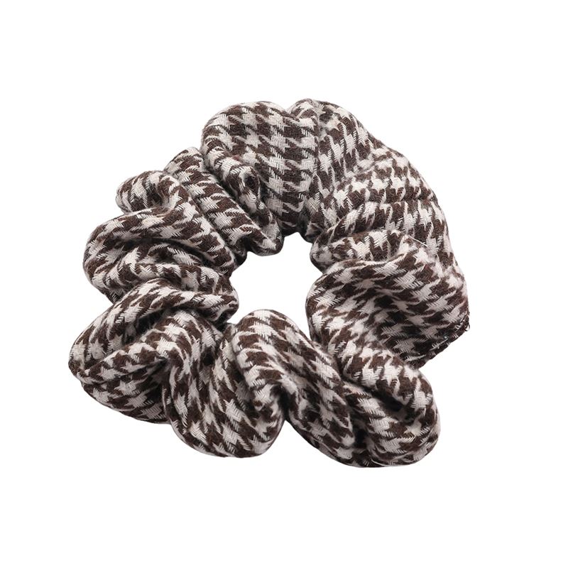 SOHO Pepita Scrunchie - Brun – Stylemekka.dk